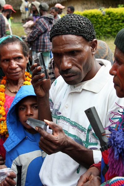AudioBiblias en idioma AwaAudiobibles in Awa language - Vico & Katy